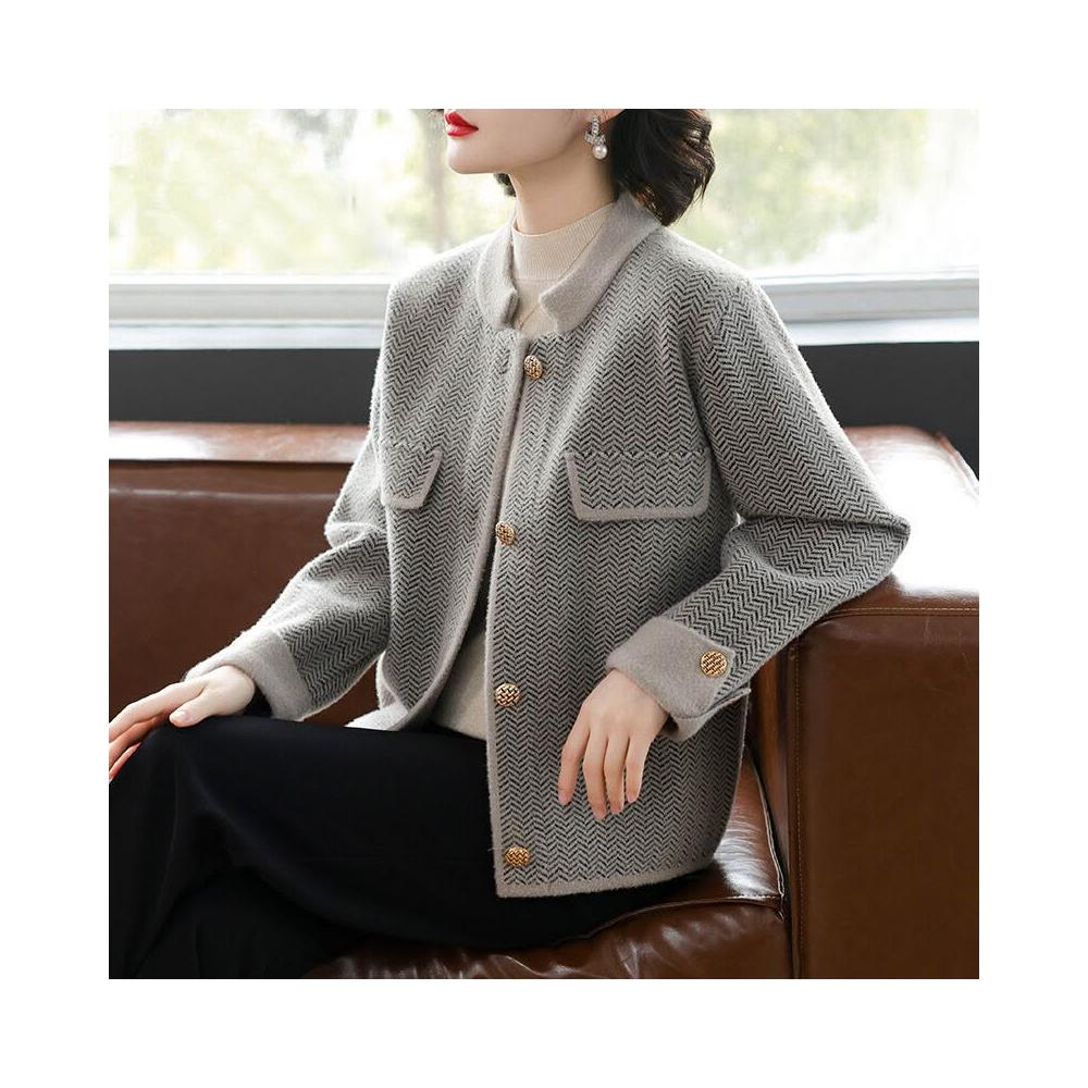 拾光衣櫥 2025新款媽媽秋裝短款外套中老年女洋氣呢子開衫春秋冬季毛衣套裝